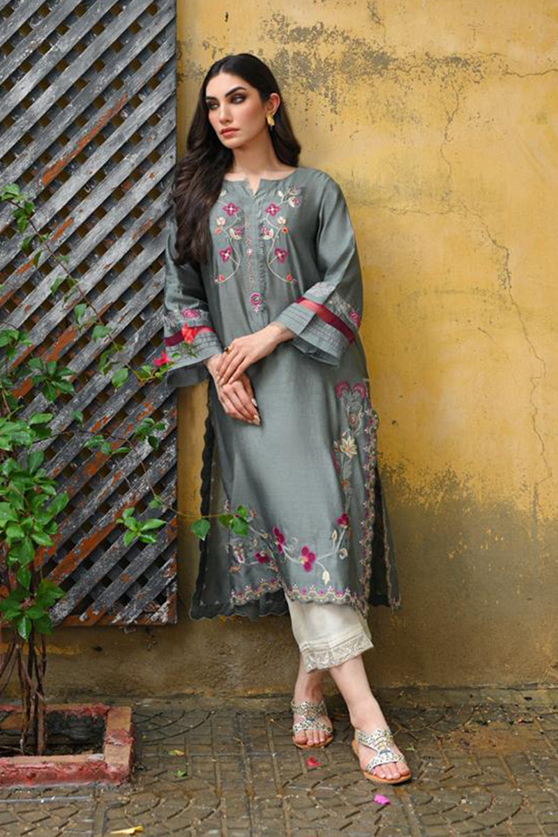 Lyra – Sumaira Khanani