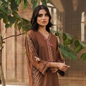 Sumaira Khanani : Luxury with flattering cuts