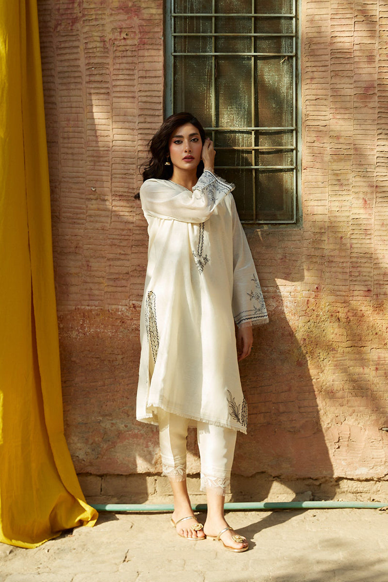 Raya – Sumaira Khanani